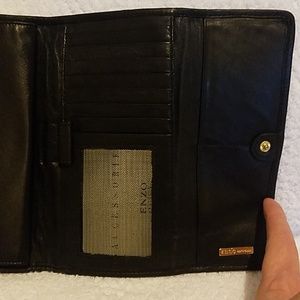 Enzo Angiolini | Bags | Nwt Enzo Angiolini Black Leather Wallet | Poshmark
